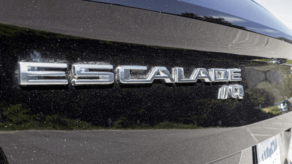 Преглед на първото шофиране на Cadillac Escalade IQ 2025